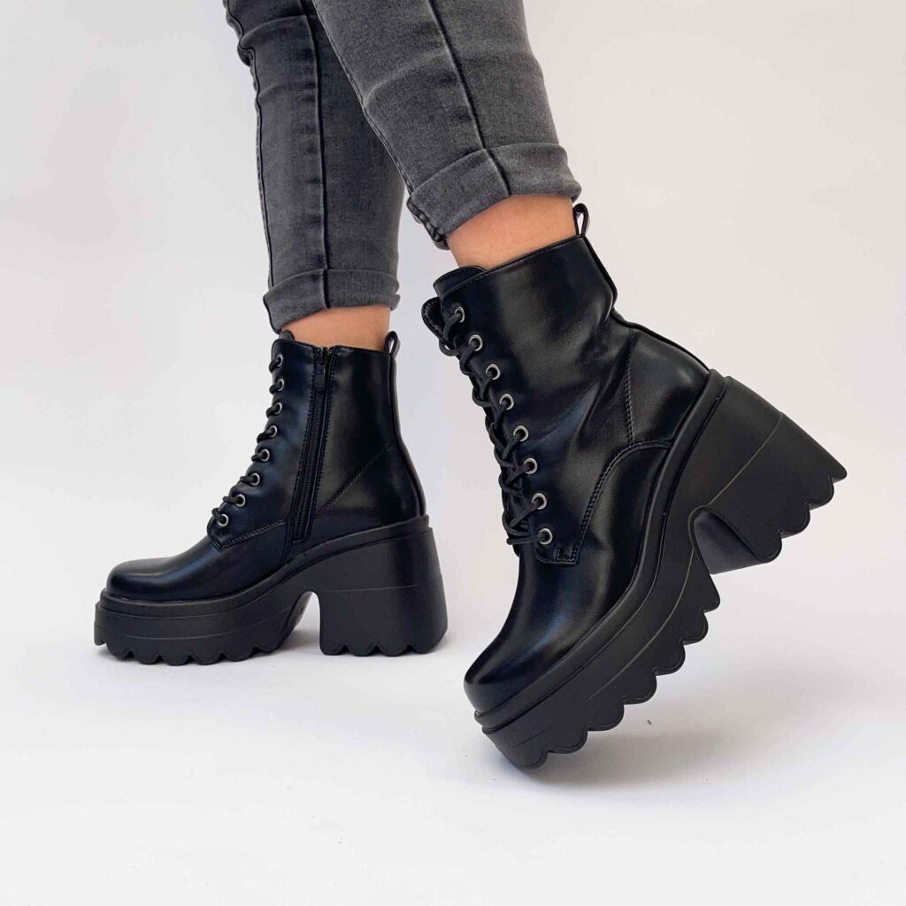 Botines negros con plataforma liviana 09 - Vitta Calzados